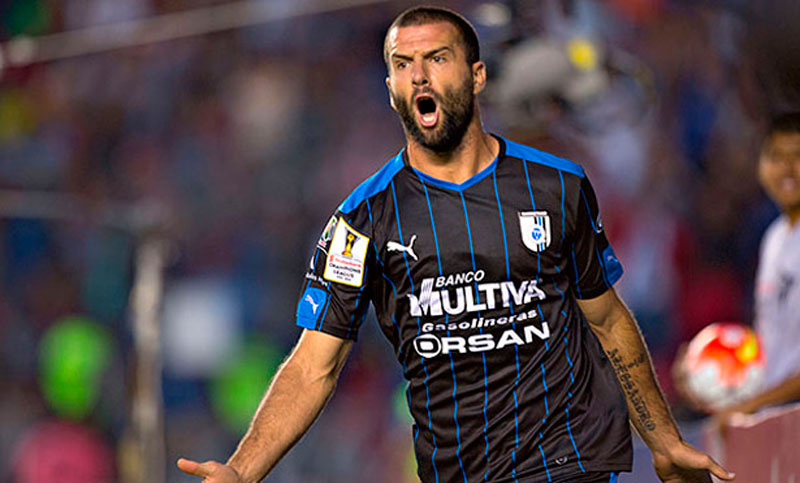 Tito Villa se convirtió en el goleador histórico del Querétaro