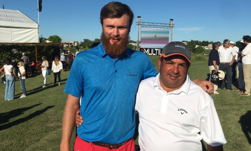 Ganó un auto por embocar un hoyo en uno y se lo regaló a su caddie ...